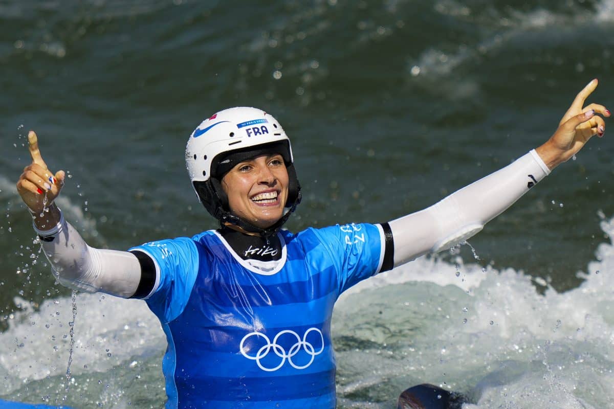 JO 2024 : La Française Angèle Hug prend l'argent en kayak-cross