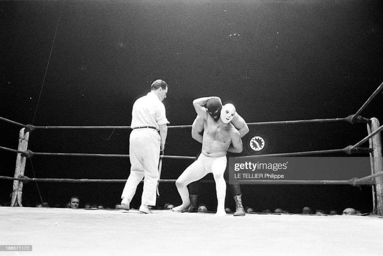L'ange blanc, le héros descendu du ciel.